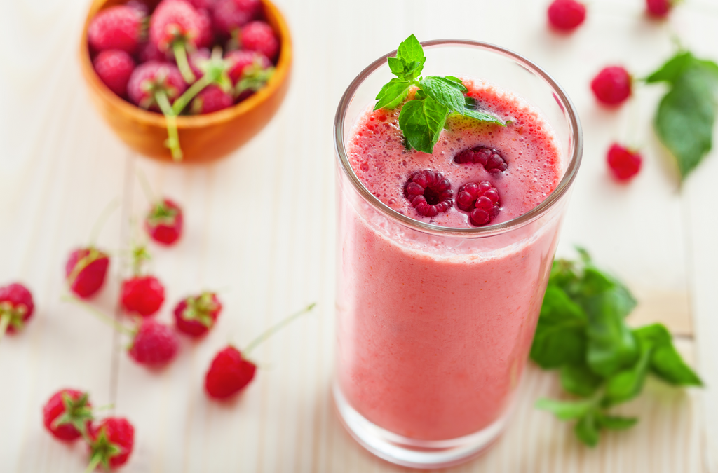 Creamy Banana Raspberry Shake Recipe | 310 Nutrition